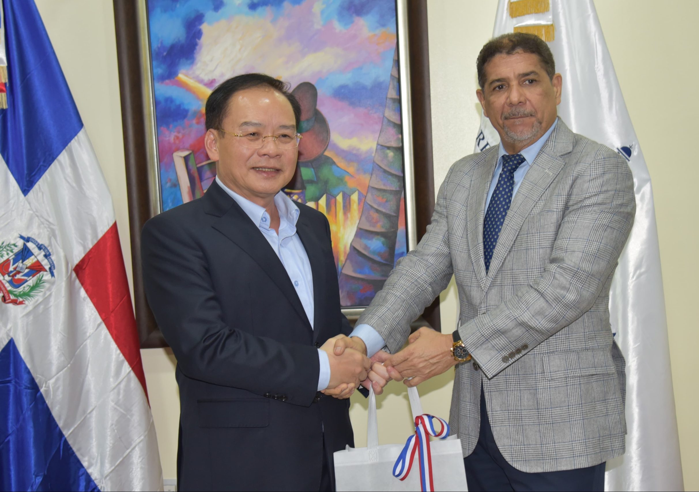 DELEGACIÓN DE VIETNAM REALIZA ACERCAMIENTO DE COMERCIO Y COOPERACIÓN ...