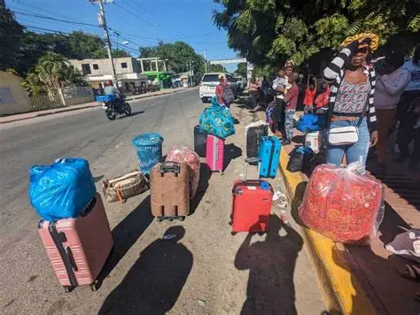 MONDHA denuncia discriminación contra haitianos en transporte público ...